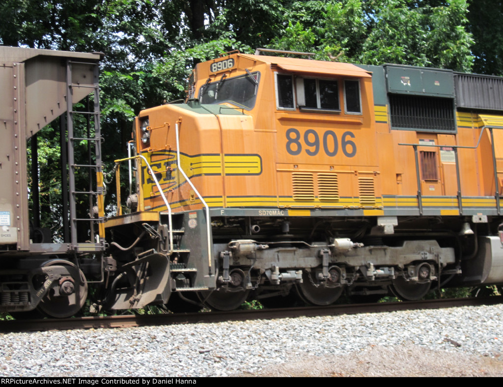 BNSF 8906
